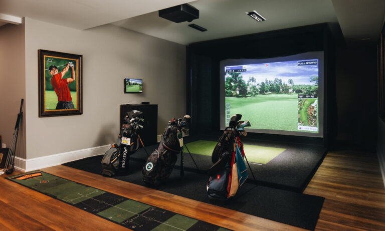 21 Ideas for Aesthetically Pleasing Golf Simulator Room Design