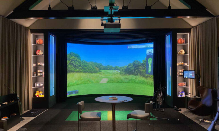 21 Ideas for Aesthetically Pleasing Golf Simulator Room Design